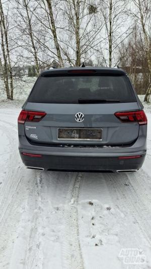Volkswagen Tiguan 2020 in Vilnius, with an engine capacity of 2.00 L and mileage of 109 thousand km for 20900 €, photo 5 on AUTOMOTO.COM.LV