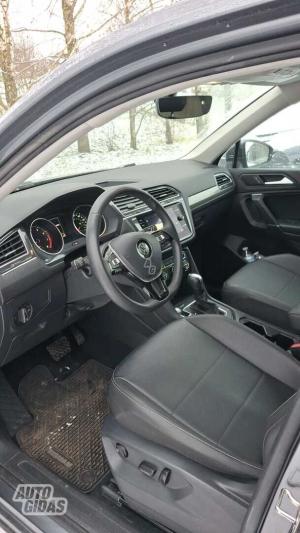 Volkswagen Tiguan 2020 in Vilnius, with an engine capacity of 2.00 L and mileage of 109 thousand km for 20900 €, photo 11 on AUTOMOTO.COM.LV