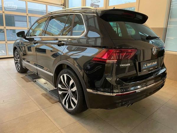 Volkswagen Tiguan 2020 in Kaunas, with an engine capacity of 2.00 L and mileage of 65 thousand km for 31619 €, photo 4 on AUTOMOTO.COM.LV