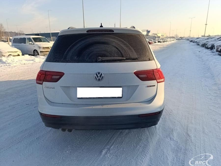 Volkswagen Tiguan 2020 in Vilnius, with an engine capacity of 1.97 L and mileage of 125 thousand km for 19500 €, photo 4 on AUTOMOTO.COM.LV