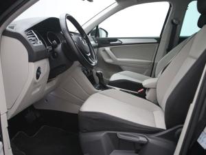 Volkswagen Tiguan 2020 in Vilnius, with an engine capacity of 2.00 L and mileage of 176 thousand km for 18999 €, photo 4 on AUTOMOTO.COM.LV