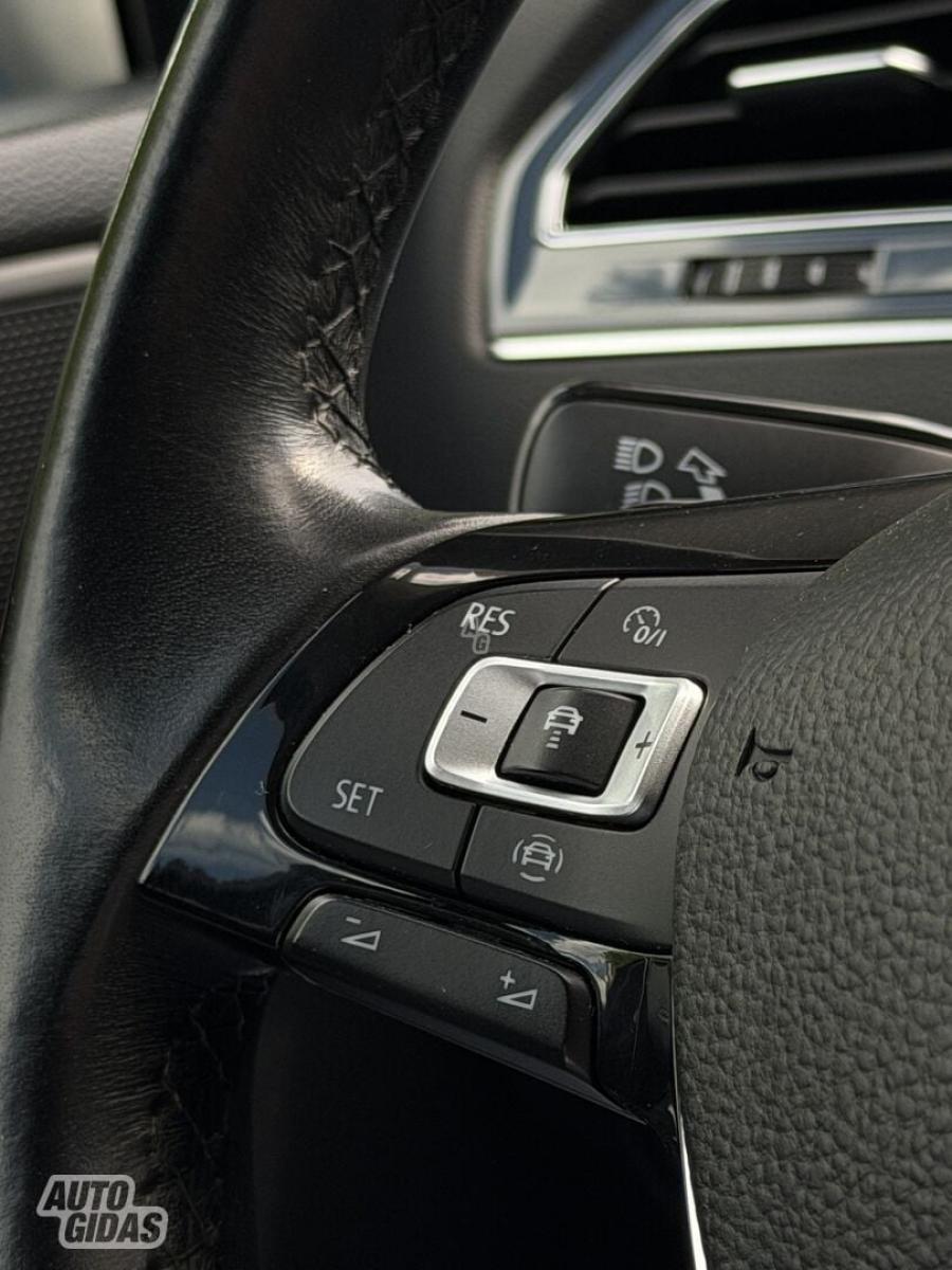 Volkswagen Tiguan 2020 in Vilnius, with an engine capacity of 2.00 L and mileage of 213 thousand km for 21000 €, photo 13 on AUTOMOTO.COM.LV