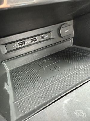 Volkswagen Tiguan 2020 in Vilnius, with an engine capacity of 2.00 L and mileage of 213 thousand km for 21000 €, photo 23 on AUTOMOTO.COM.LV