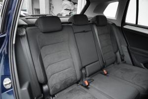 Volkswagen Tiguan 2020 in Riga, with an engine capacity of 2.00 L and mileage of 105 thousand km for 19300 €, photo 10 on AUTOMOTO.COM.LV
