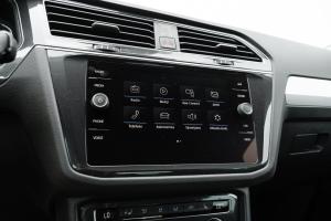 Volkswagen Tiguan 2020 in Riga, with an engine capacity of 2.00 L and mileage of 105 thousand km for 19300 €, photo 23 on AUTOMOTO.COM.LV