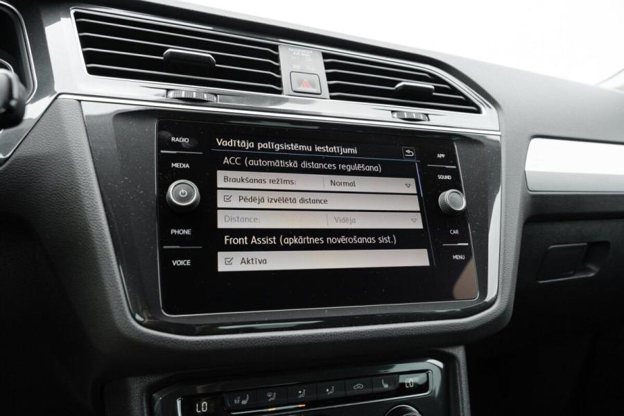 Volkswagen Tiguan 2020 in Riga, with an engine capacity of 2.00 L and mileage of 105 thousand km for 19300 €, photo 24 on AUTOMOTO.COM.LV