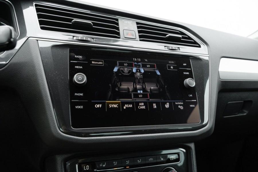 Volkswagen Tiguan 2020 in Riga, with an engine capacity of 2.00 L and mileage of 105 thousand km for 19300 €, photo 27 on AUTOMOTO.COM.LV