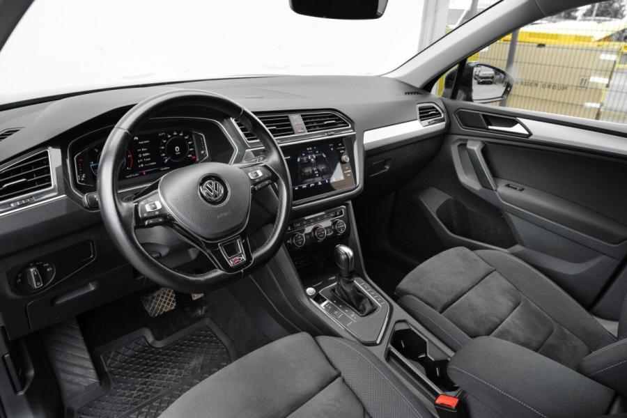 Volkswagen Tiguan 2020 in Riga, with an engine capacity of 2.00 L and mileage of 105 thousand km for 19300 €, photo 29 on AUTOMOTO.COM.LV
