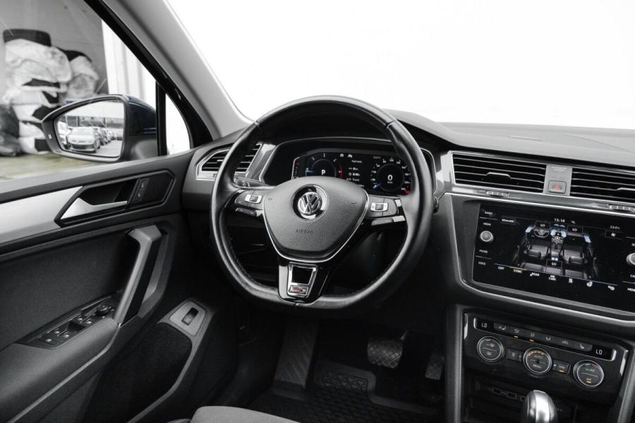 Volkswagen Tiguan 2020 in Riga, with an engine capacity of 2.00 L and mileage of 105 thousand km for 19300 €, photo 32 on AUTOMOTO.COM.LV