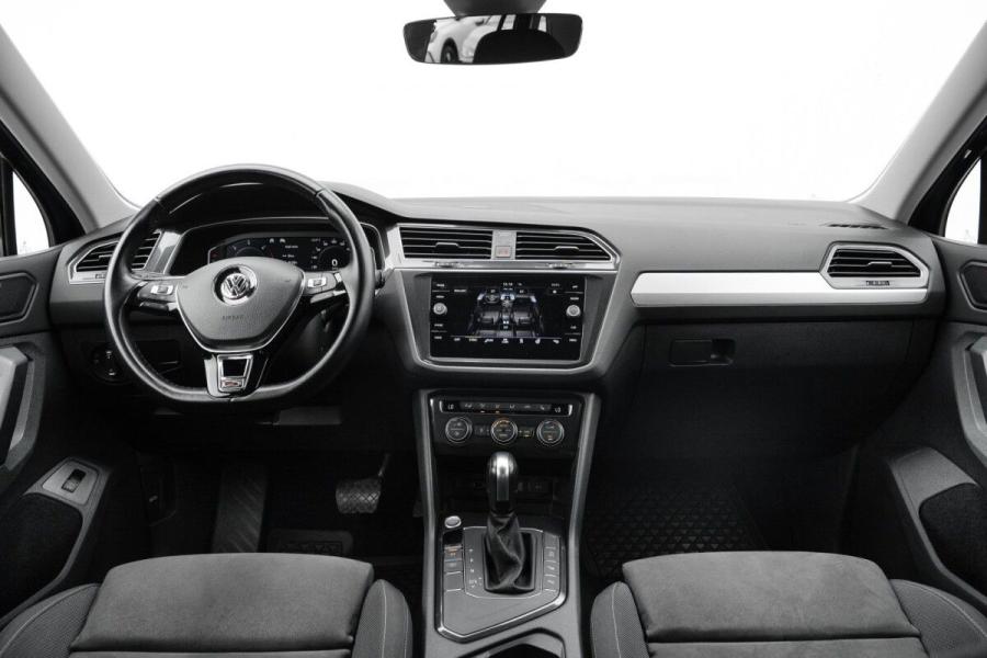 Volkswagen Tiguan 2020 in Riga, with an engine capacity of 2.00 L and mileage of 105 thousand km for 19300 €, photo 33 on AUTOMOTO.COM.LV
