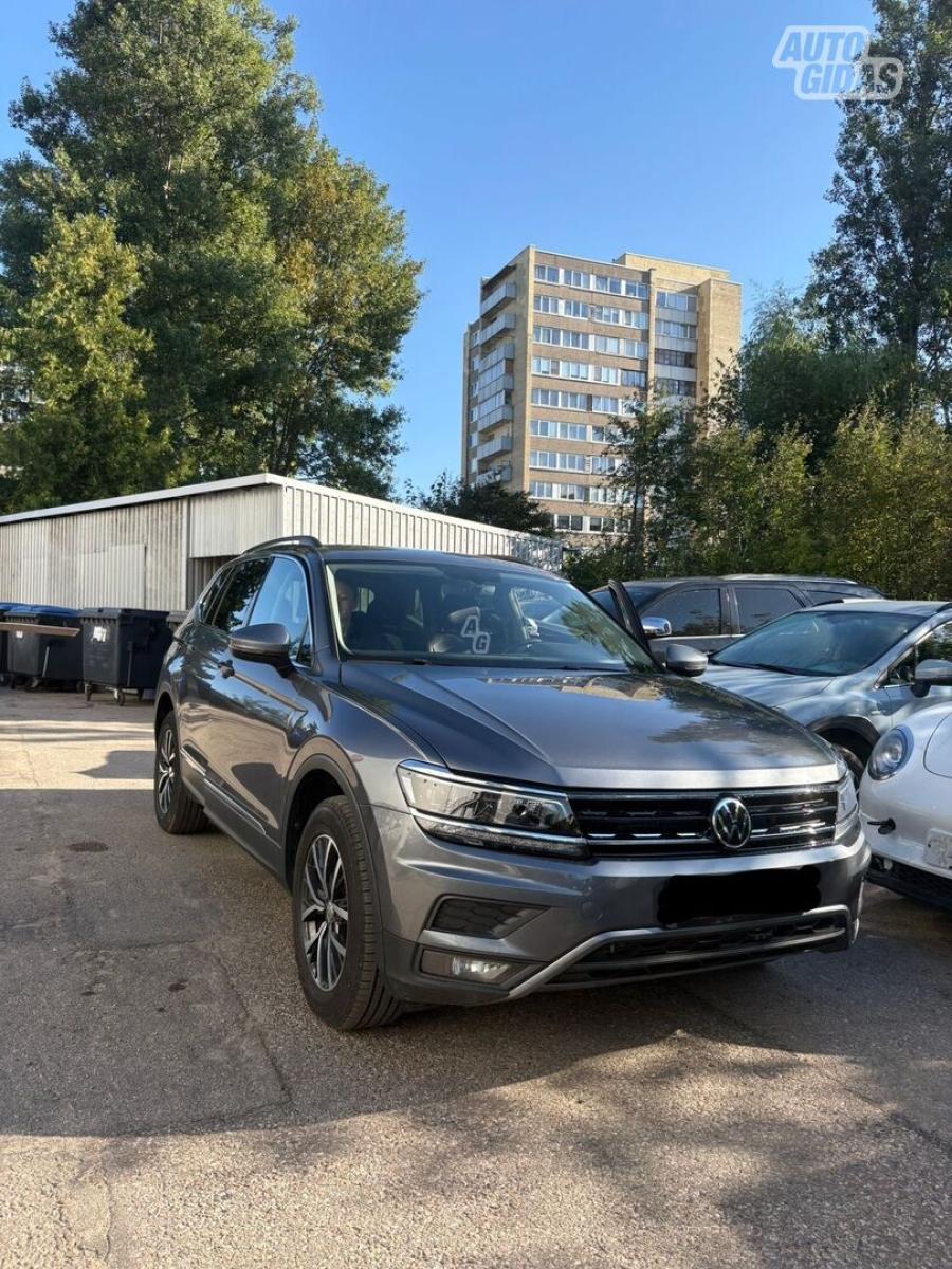 Volkswagen Tiguan 2020 in Kaunas, with an engine capacity of 2.00 L and mileage of 140 thousand km for 17500 €, photo 5 on AUTOMOTO.COM.LV