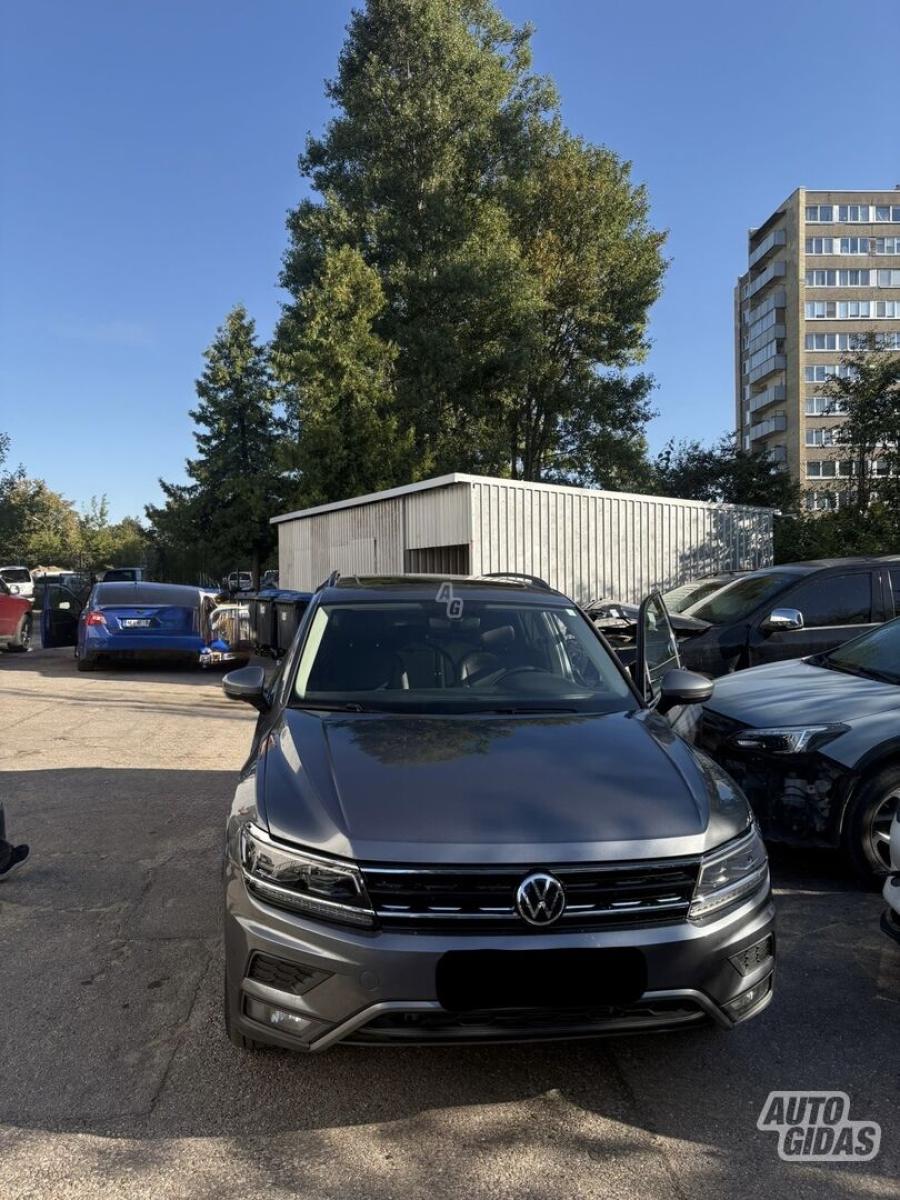 Volkswagen Tiguan 2020 in Kaunas, with an engine capacity of 2.00 L and mileage of 140 thousand km for 17500 €, photo 6 on AUTOMOTO.COM.LV