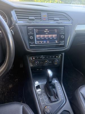 Volkswagen Tiguan 2020 in Kaunas, with an engine capacity of 2.00 L and mileage of 140 thousand km for 17500 €, photo 10 on AUTOMOTO.COM.LV