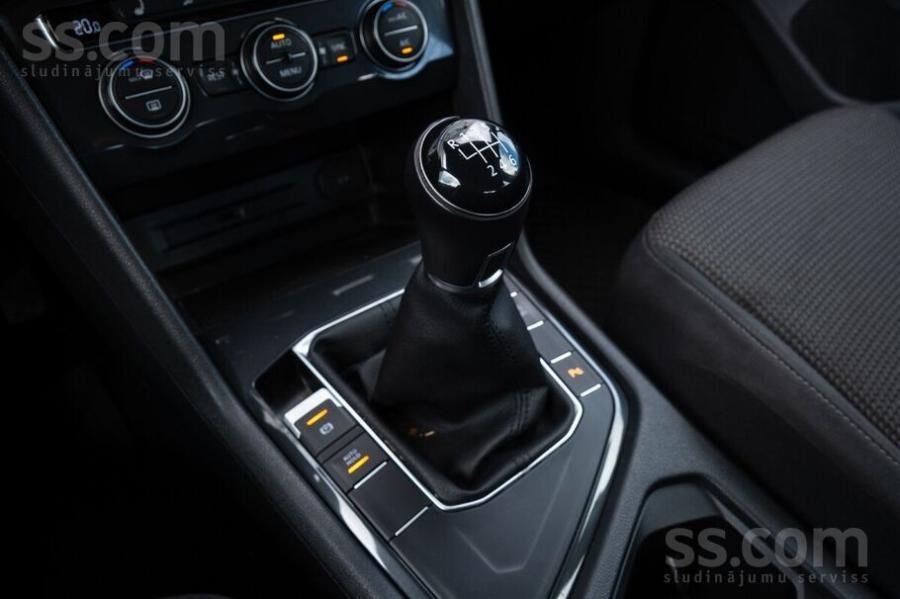 Volkswagen Tiguan 2020 Rīga, ar dzinēja tilpumu 1.50 L un nobraukumu 64 tūkst. km par 16950 €, foto 14 vietnē AUTOMOTO.COM.LV