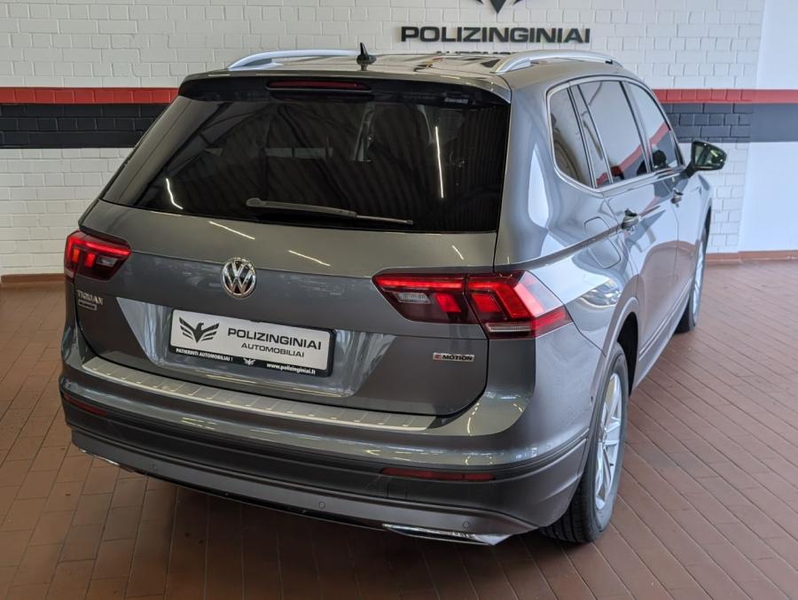 Volkswagen Tiguan 2020 in Kaunas, with an engine capacity of 2.00 L and mileage of 64 thousand km for 24000 €, photo 5 on AUTOMOTO.COM.LV