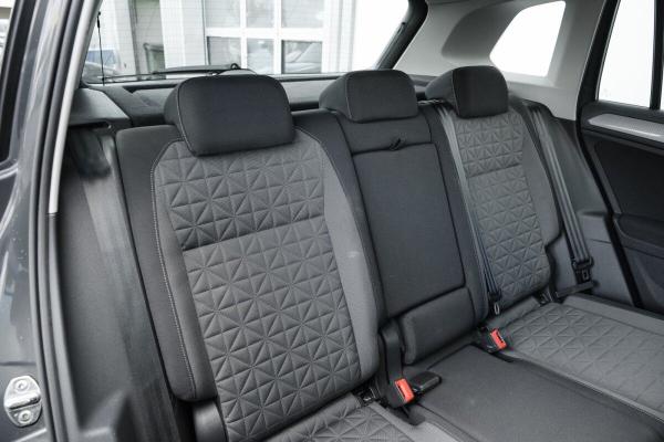 Volkswagen Tiguan 2020 in Riga on AUTOMOTO.COM.LV Volkswagen Tiguan 2020 in Riga, with an engine capacity of 1.50 L and mileage of 132 thousand km for 19900 €, photo 10 on AUTOMOTO.COM.LV
