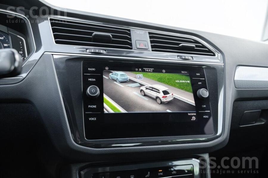 Volkswagen Tiguan 2020 Rīga, ar dzinēja tilpumu 1.50 L un nobraukumu 132 tūkst. km par 19900 €, foto 20 vietnē AUTOMOTO.COM.LV