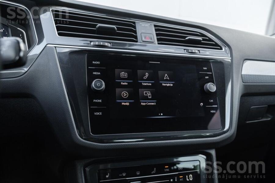 Volkswagen Tiguan 2020 Rīga, ar dzinēja tilpumu 1.50 L un nobraukumu 132 tūkst. km par 19900 €, foto 23 vietnē AUTOMOTO.COM.LV