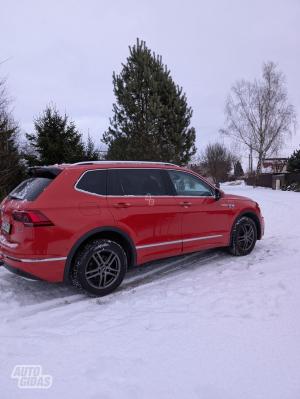 Volkswagen Tiguan 2021 Panevēža, ar dzinēja tilpumu 2.00 L un nobraukumu 144 tūkst. km par 27800 €, foto 3 vietnē AUTOMOTO.COM.LV