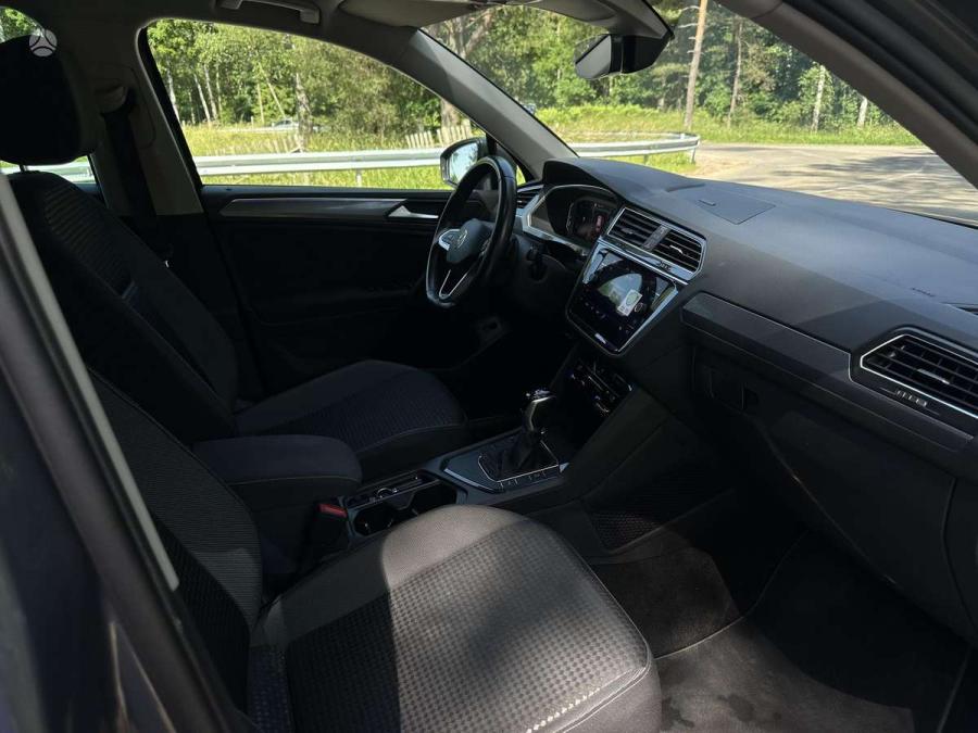 Volkswagen Tiguan 2021 in Taurage, with an engine capacity of 2.00 L and mileage of 250 thousand km for 16900 €, photo 15 on AUTOMOTO.COM.LV