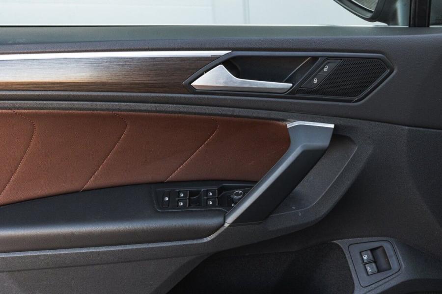 Volkswagen Tiguan 2021 in Ventspils, with an engine capacity of 1.40 L and mileage of 140 thousand km for 23300 €, photo 25 on AUTOMOTO.COM.LV