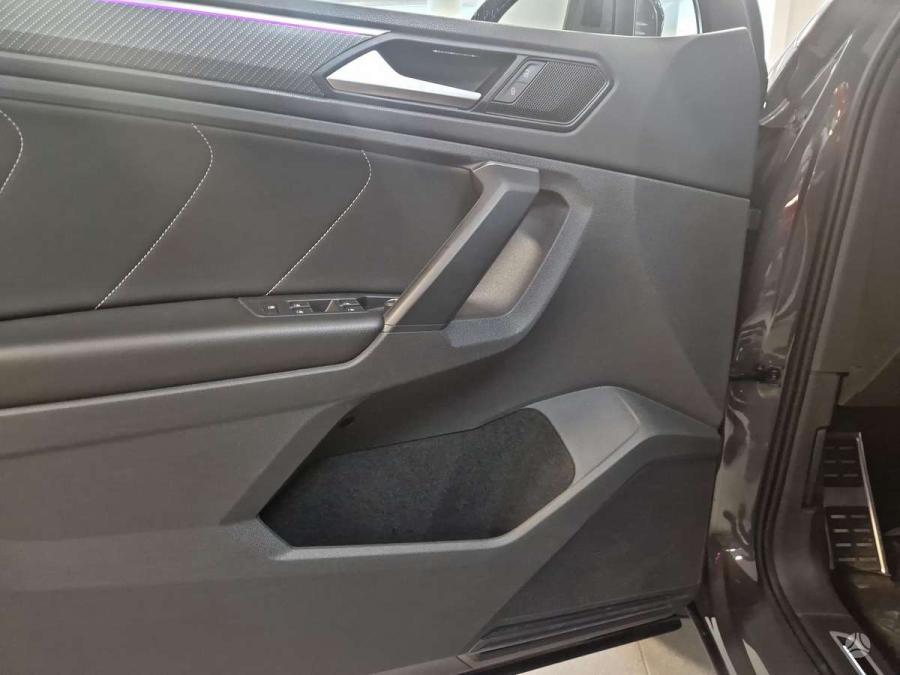 Volkswagen Tiguan 2021 in Vilnius, with an engine capacity of 2.00 L and mileage of 114 thousand km for 27500 €, photo 14 on AUTOMOTO.COM.LV