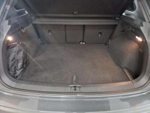 Volkswagen Tiguan 2021 in Vilnius, with an engine capacity of 2.00 L and mileage of 114 thousand km for 27500 €, photo 21 on AUTOMOTO.COM.LV