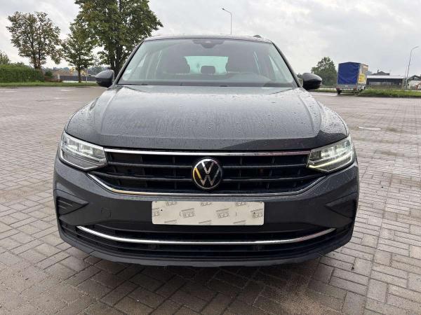 Volkswagen Tiguan 2021 in Taurage, with an engine capacity of 1.97 L and mileage of 186 thousand km for 16700 €, photo 3 on AUTOMOTO.COM.LV