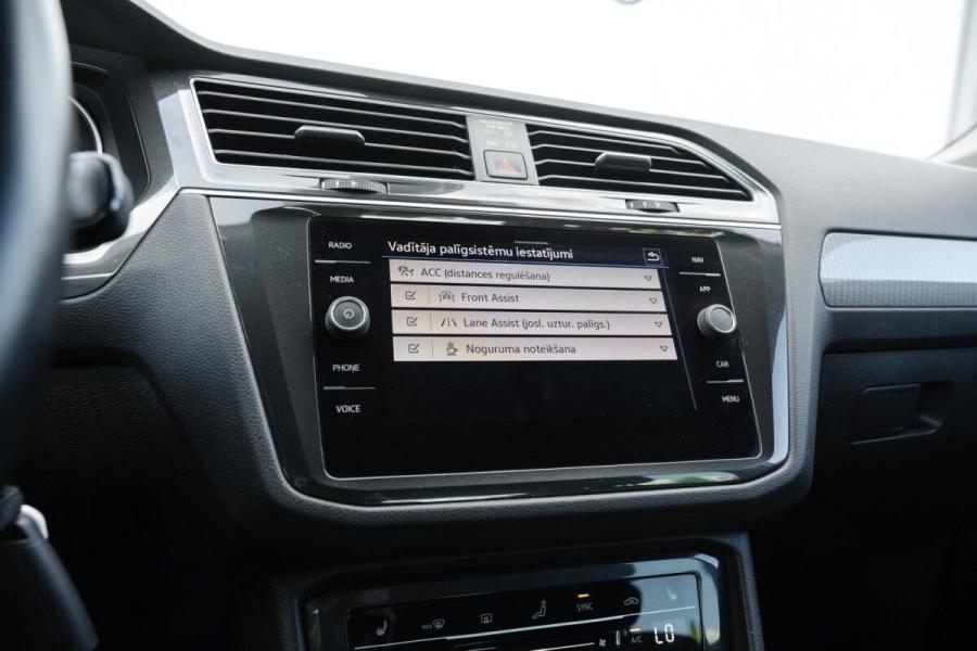 Volkswagen Tiguan 2021 Rīga, ar dzinēja tilpumu 1.50 L un nobraukumu 84 tūkst. km par 19350 €, foto 23 vietnē AUTOMOTO.COM.LV
