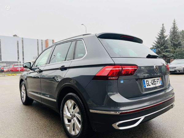 Volkswagen Tiguan 2022 in Kaunas, with an engine capacity of 2.00 L and mileage of 225 thousand km for 20300 €, photo 2 on AUTOMOTO.COM.LV