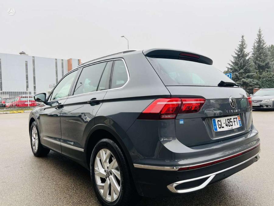 Volkswagen Tiguan 2022 in Kaunas, with an engine capacity of 2.00 L and mileage of 225 thousand km for 20300 €, photo 2 on AUTOMOTO.COM.LV