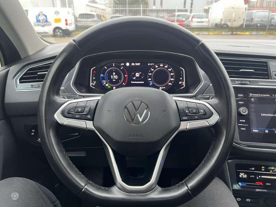 Volkswagen Tiguan 2022 in Kaunas, with an engine capacity of 2.00 L and mileage of 225 thousand km for 20300 €, photo 13 on AUTOMOTO.COM.LV