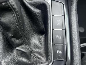 Volkswagen Tiguan 2022 in Kaunas, with an engine capacity of 2.00 L and mileage of 212 thousand km for 19999 €, photo 28 on AUTOMOTO.COM.LV