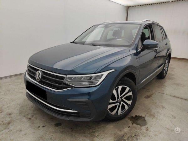 Volkswagen Tiguan 2022 in Vilnius, with an engine capacity of 1.50 L and mileage of 167 thousand km for 18392 €, photo 1 on AUTOMOTO.COM.LV