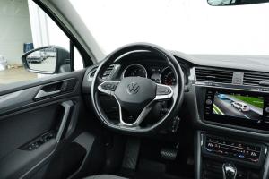 Volkswagen Tiguan 2022 Rīga, ar dzinēja tilpumu 1.50 L un nobraukumu 72 tūkst. km par 21500 €, foto 25 vietnē AUTOMOTO.COM.LV