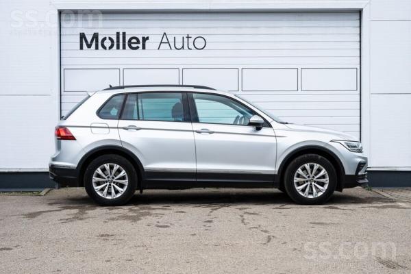 Volkswagen Tiguan 2023 in Riga on AUTOMOTO.COM.LV Volkswagen Tiguan 2023 in Riga, with an engine capacity of 1.50 L and mileage of 44 thousand km for 23950 €, photo 6 on AUTOMOTO.COM.LV