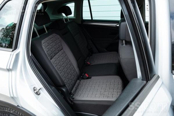 Volkswagen Tiguan 2023 in Riga on AUTOMOTO.COM.LV Volkswagen Tiguan 2023 in Riga, with an engine capacity of 1.50 L and mileage of 44 thousand km for 23950 €, photo 8 on AUTOMOTO.COM.LV