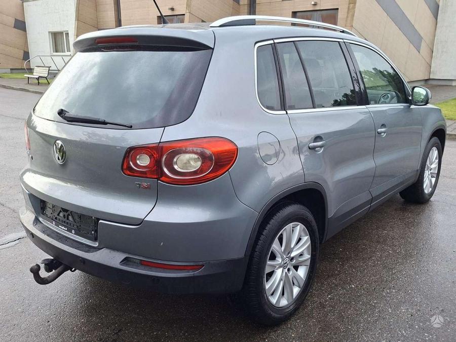 Green Volkswagen Tiguan 2008 in Ukmerge, with an engine capacity of 1.40 L and mileage of 241 thousand km for 4500 €, photo 4 on AUTOMOTO.COM.LV
