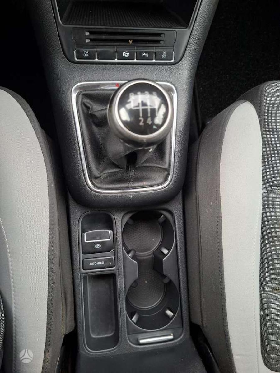 Green Volkswagen Tiguan 2008 in Ukmerge, with an engine capacity of 1.40 L and mileage of 241 thousand km for 4500 €, photo 10 on AUTOMOTO.COM.LV