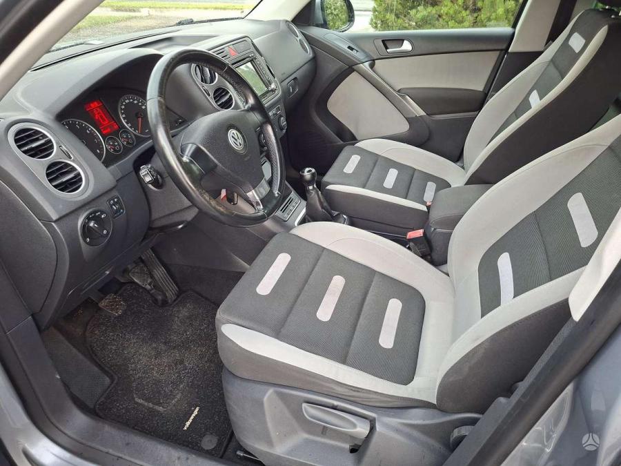 Green Volkswagen Tiguan 2008 in Ukmerge, with an engine capacity of 1.40 L and mileage of 241 thousand km for 4500 €, photo 12 on AUTOMOTO.COM.LV