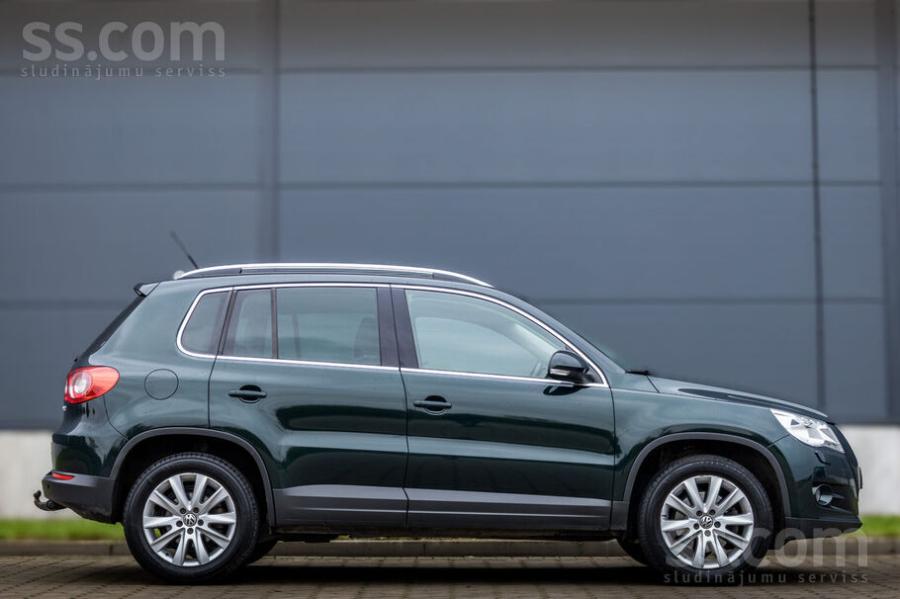 Green Volkswagen Tiguan 2010 in Riga, with an engine capacity of 2.00 L and mileage of 315 thousand km for 6990 €, photo 5 on AUTOMOTO.COM.LV
