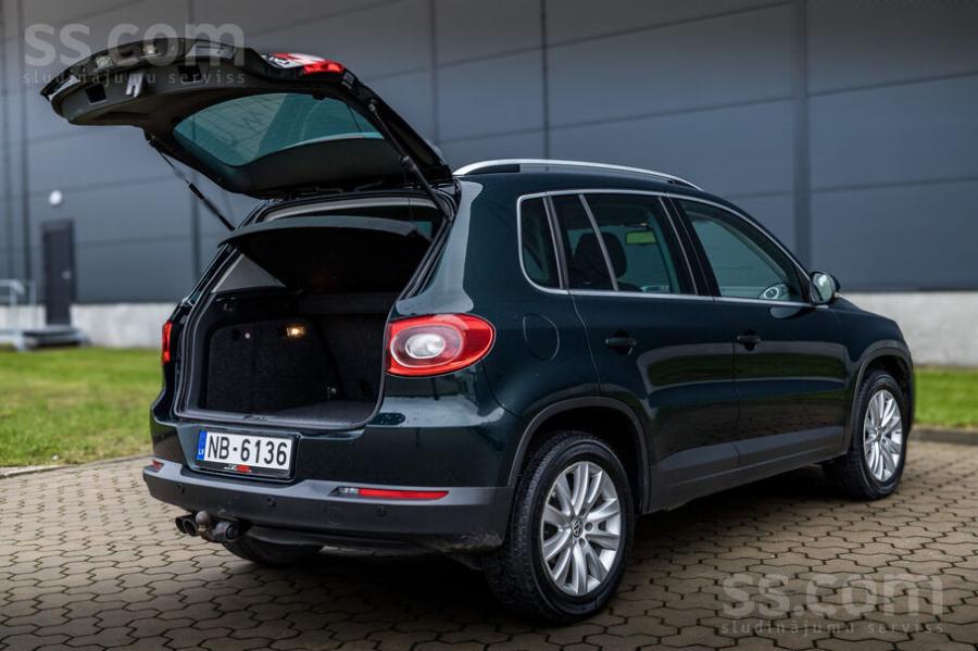 Green Volkswagen Tiguan 2010 in Riga, with an engine capacity of 2.00 L and mileage of 315 thousand km for 6990 €, photo 12 on AUTOMOTO.COM.LV