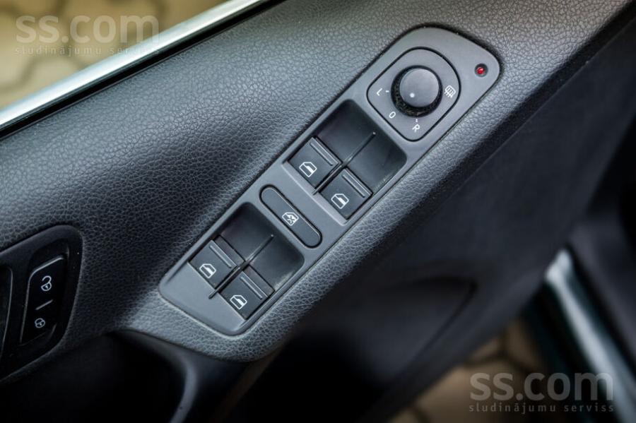 Green Volkswagen Tiguan 2010 in Riga, with an engine capacity of 2.00 L and mileage of 315 thousand km for 6990 €, photo 16 on AUTOMOTO.COM.LV