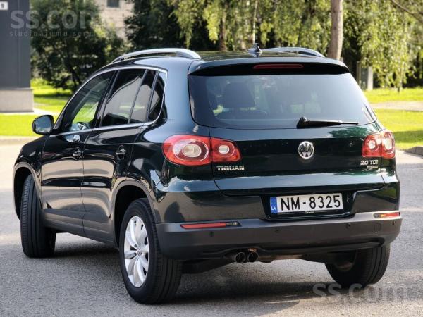 Zaļš Volkswagen Tiguan 2010 Rīga, ar dzinēja tilpumu 2.00 L un nobraukumu 201 tūkst. km par 7000 €, foto 4 vietnē AUTOMOTO.COM.LV