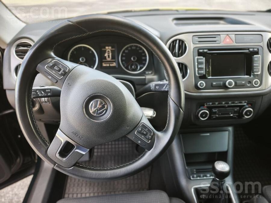 Zaļš Volkswagen Tiguan 2010 Rīga, ar dzinēja tilpumu 2.00 L un nobraukumu 201 tūkst. km par 7000 €, foto 8 vietnē AUTOMOTO.COM.LV