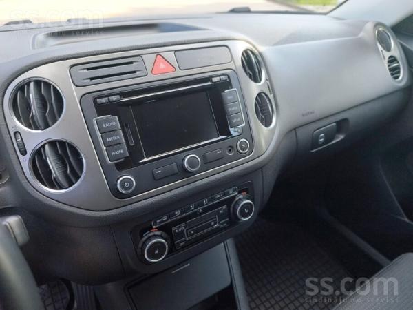 Zaļš Volkswagen Tiguan 2010 Rīga, ar dzinēja tilpumu 2.00 L un nobraukumu 201 tūkst. km par 7000 €, foto 10 vietnē AUTOMOTO.COM.LV