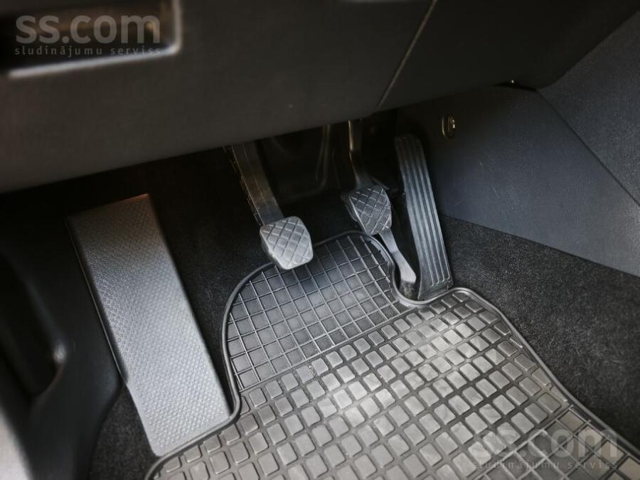 Zaļš Volkswagen Tiguan 2010 Rīga, ar dzinēja tilpumu 2.00 L un nobraukumu 201 tūkst. km par 7000 €, foto 14 vietnē AUTOMOTO.COM.LV