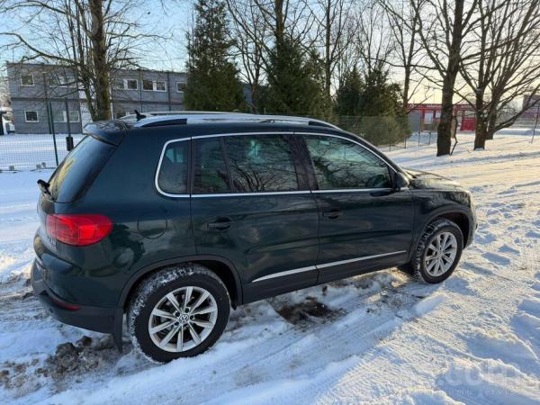 Green Volkswagen Tiguan 2012 in Riga, with an engine capacity of 2.00 L and mileage of 190 thousand km for 9150 €, photo 4 on AUTOMOTO.COM.LV
