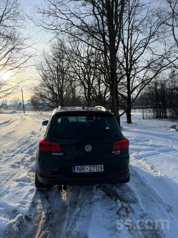 Green Volkswagen Tiguan 2012 in Riga, with an engine capacity of 2.00 L and mileage of 190 thousand km for 9150 €, photo 5 on AUTOMOTO.COM.LV