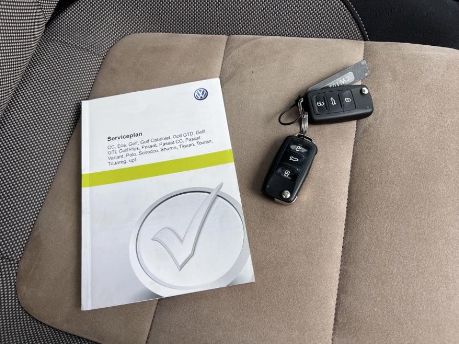 Green Volkswagen Tiguan 2012 in Riga, with an engine capacity of 2.00 L and mileage of 218 thousand km for 10550 €, photo 7 on AUTOMOTO.COM.LV